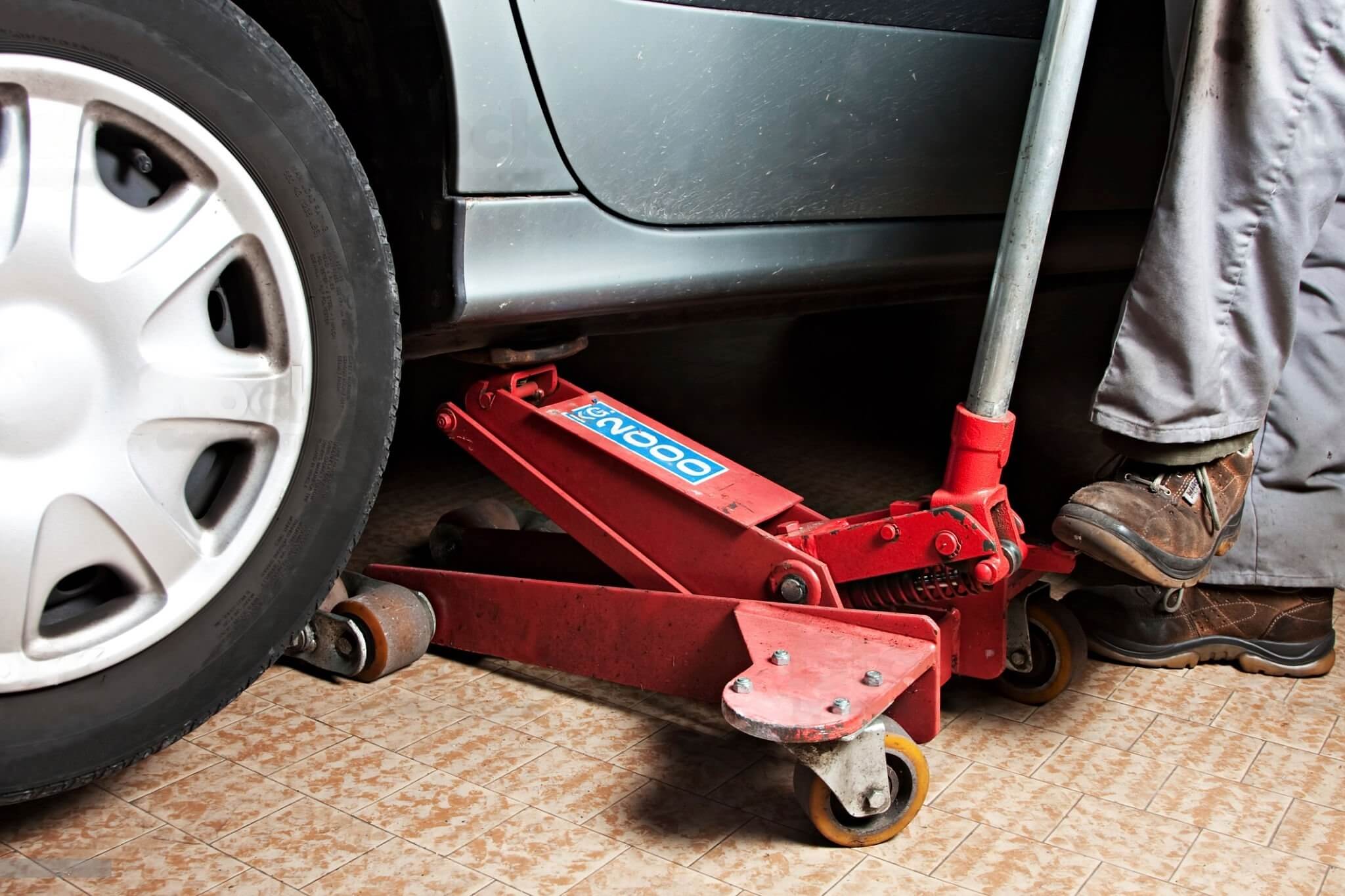 The Best Aluminum Floor Jacks: Lifting Heavy Loads with Ease