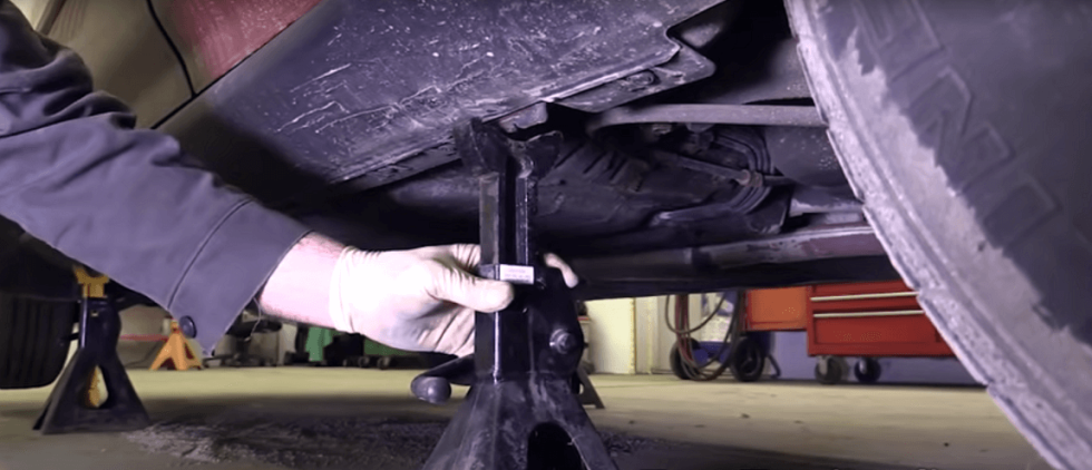 How to Use a Car Jack Safely: Top Tips for Accident-Free Lifting